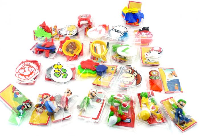 Satz Super Mario mit allen 24 Inhalten aus dem Sommerei 2020 - Ü-Ei ...