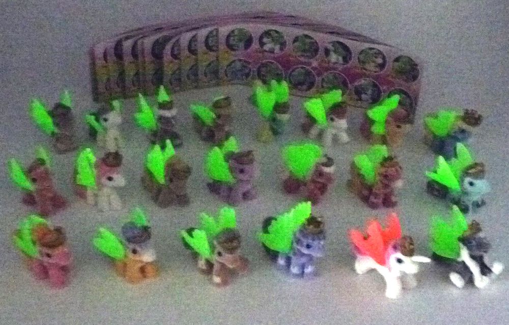 Baby Filly Witchy Figuren aus dem Überraschungsei von Ferrero zum ...